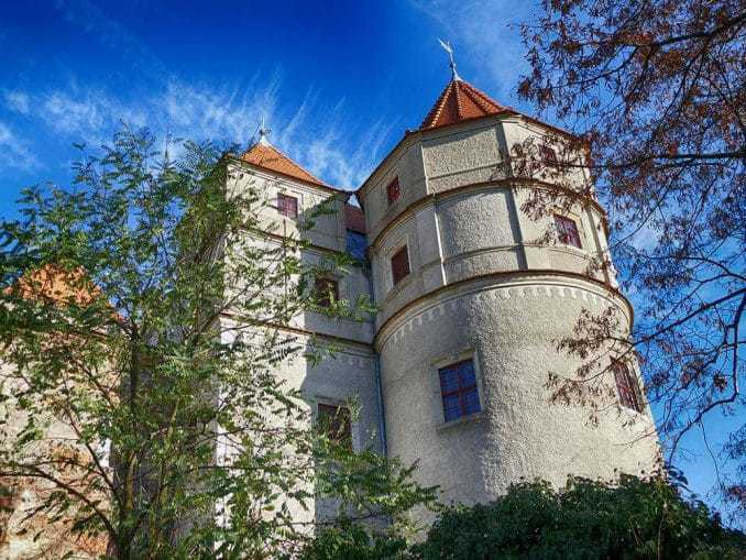 Schloss Scharfenberg eine der ältesten Burganlagen Sachsens 🥇 ...