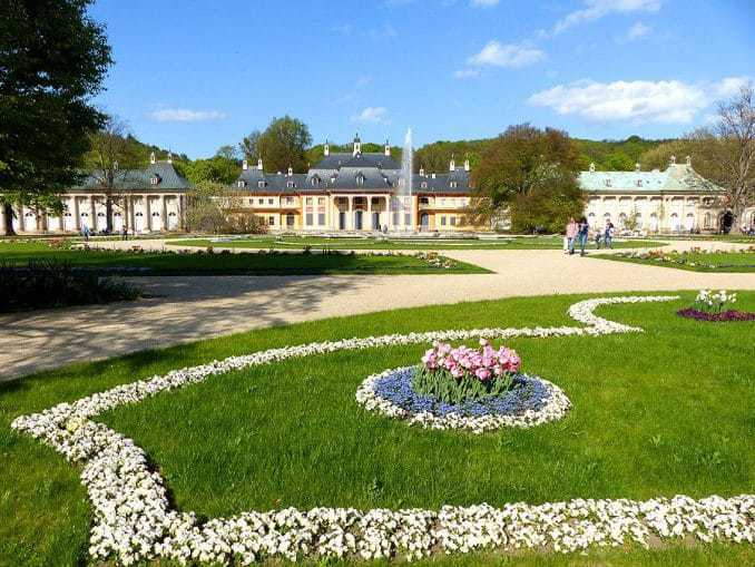 Spaziergang im Park von Schloss Pillnitz